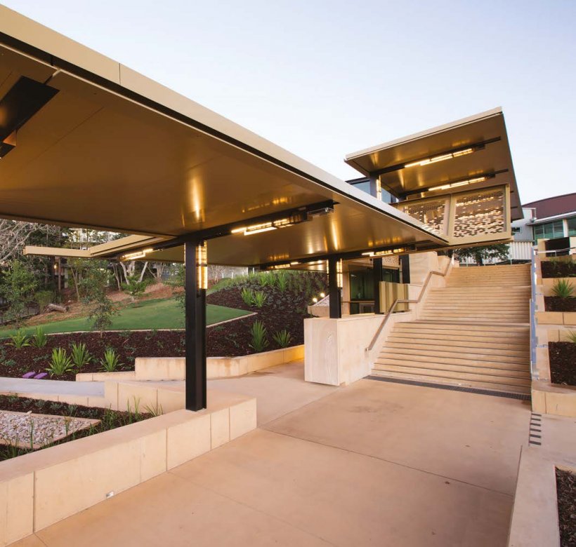Queensland Uni adds golden touch to walkway | STEEL SELECT®